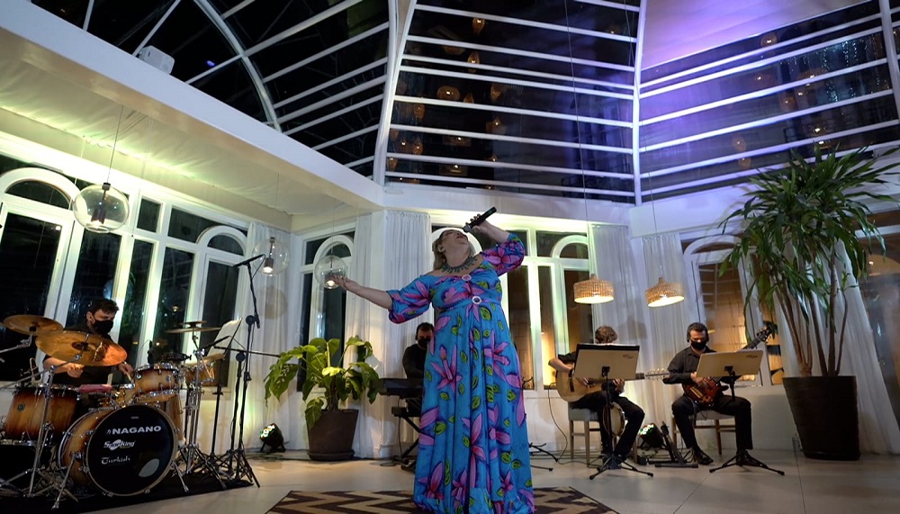 Lucilene Castro comemora 25 anos de carreira com DVD inédito - Portal ...