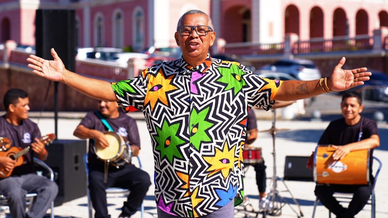 Marquinhos Negritude lança videoclipe da música ‘Largo de São Sebastião ...